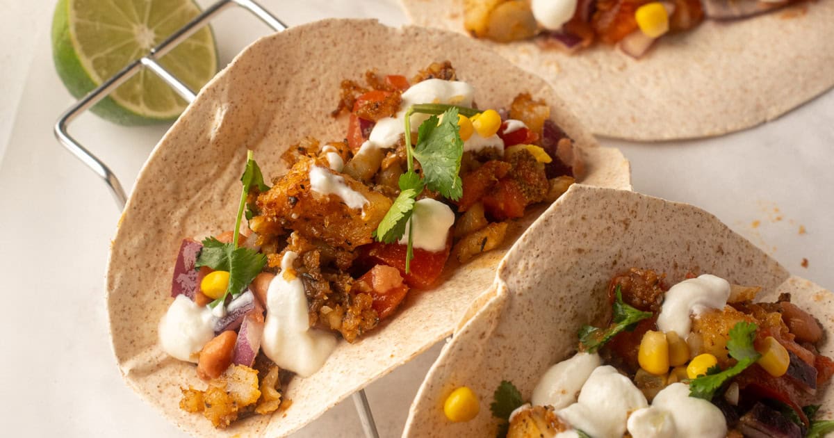 15 Minute Blackened Cod Fish Tacos With Pinto Bean Salsa — Maria Lucey ...
