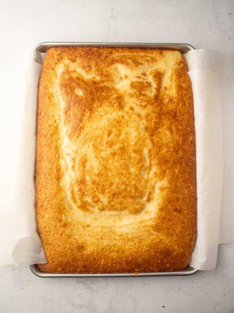 Sheet Pan Strawberry Layer Cake with White Chocolate Buttercream ...